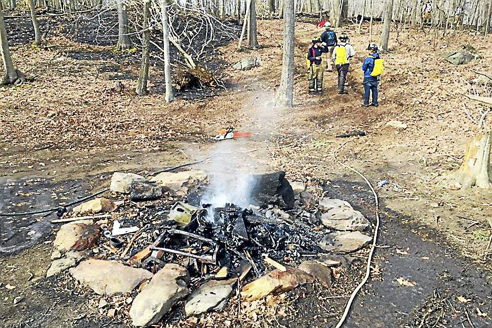 Crews from 3 towns extinguish 2-acre brush fire in Haddam