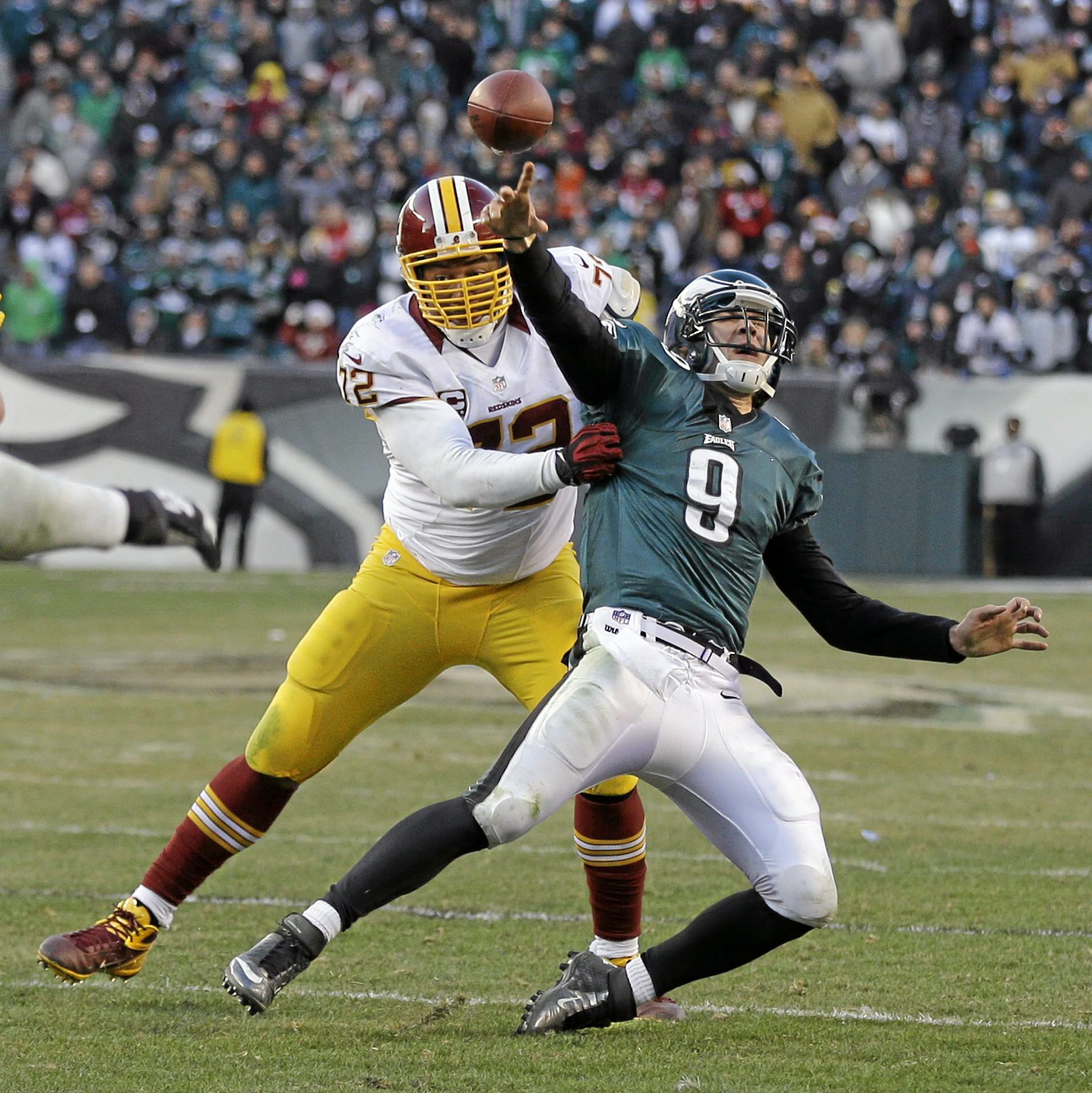 Defensive end Stephen Bowen retires after 10 NFL seasons