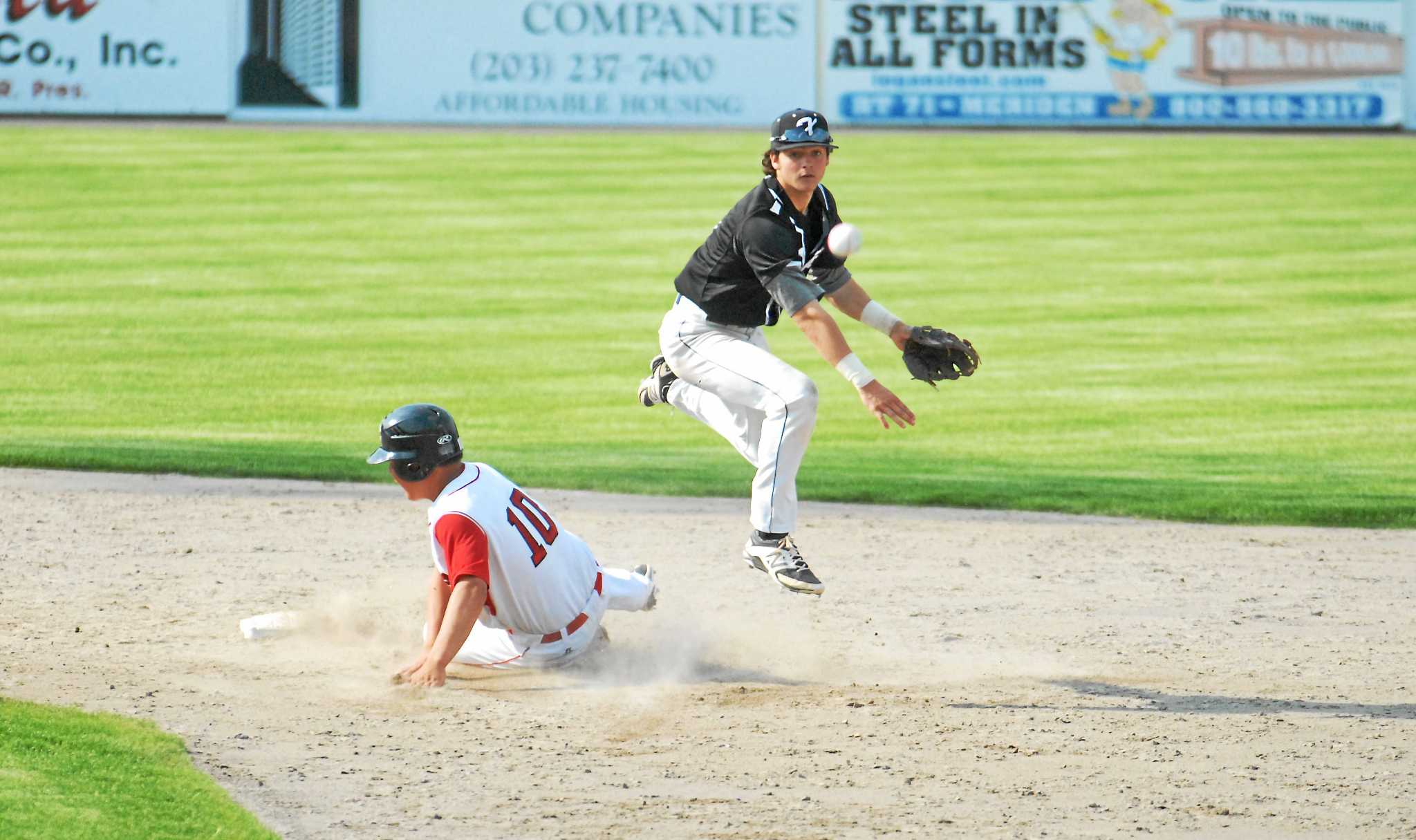 Baseball: Xavier advances to SCC semifinals