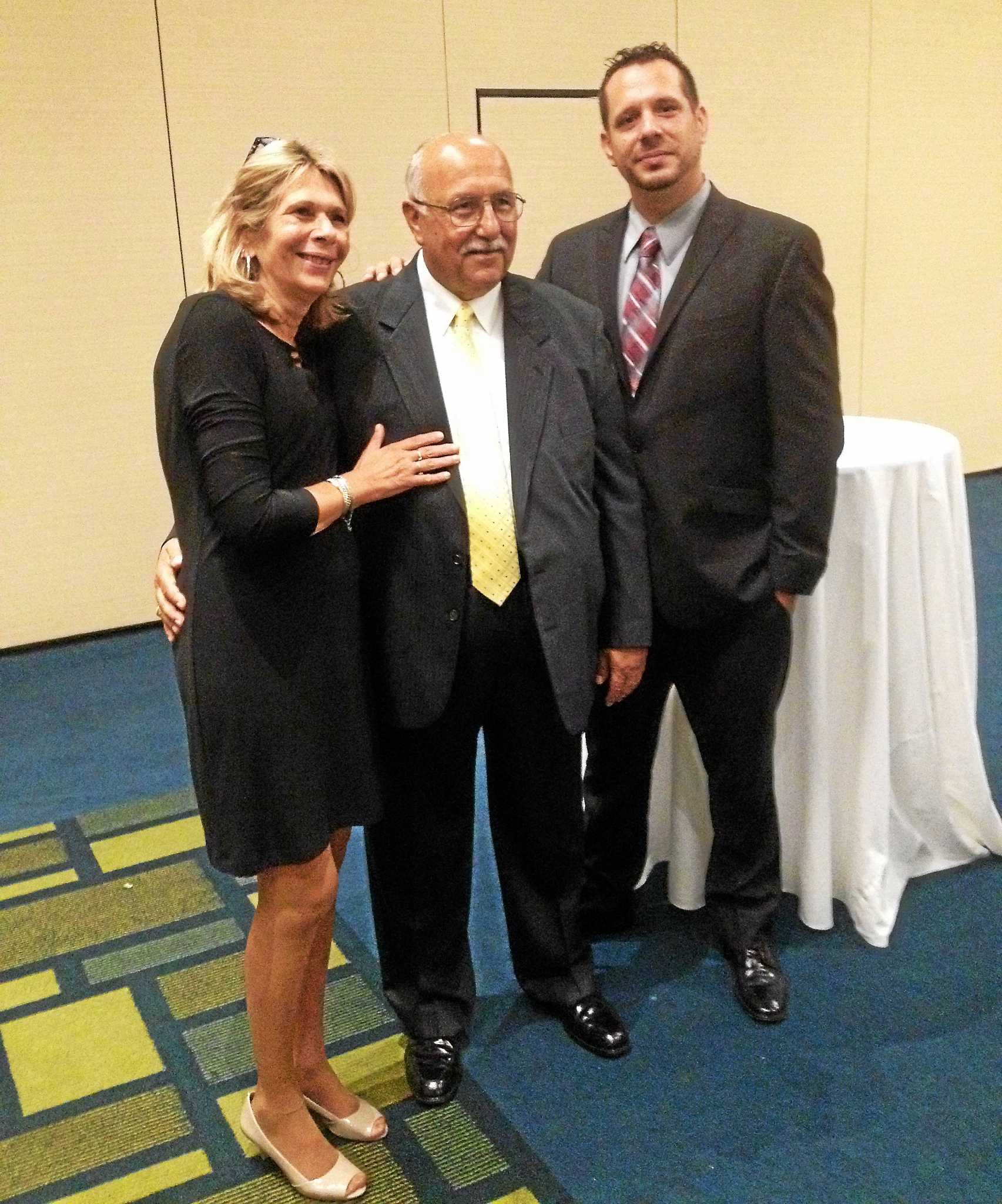 Retirement of Cromwell’s decades-long police chief draws friends ...