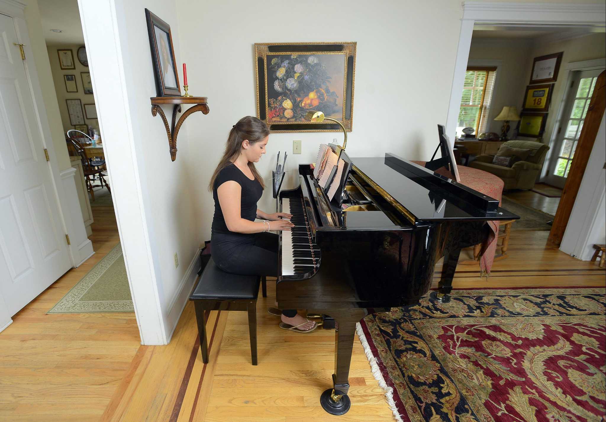 Greenwich singer/songwriter begins her musical journey