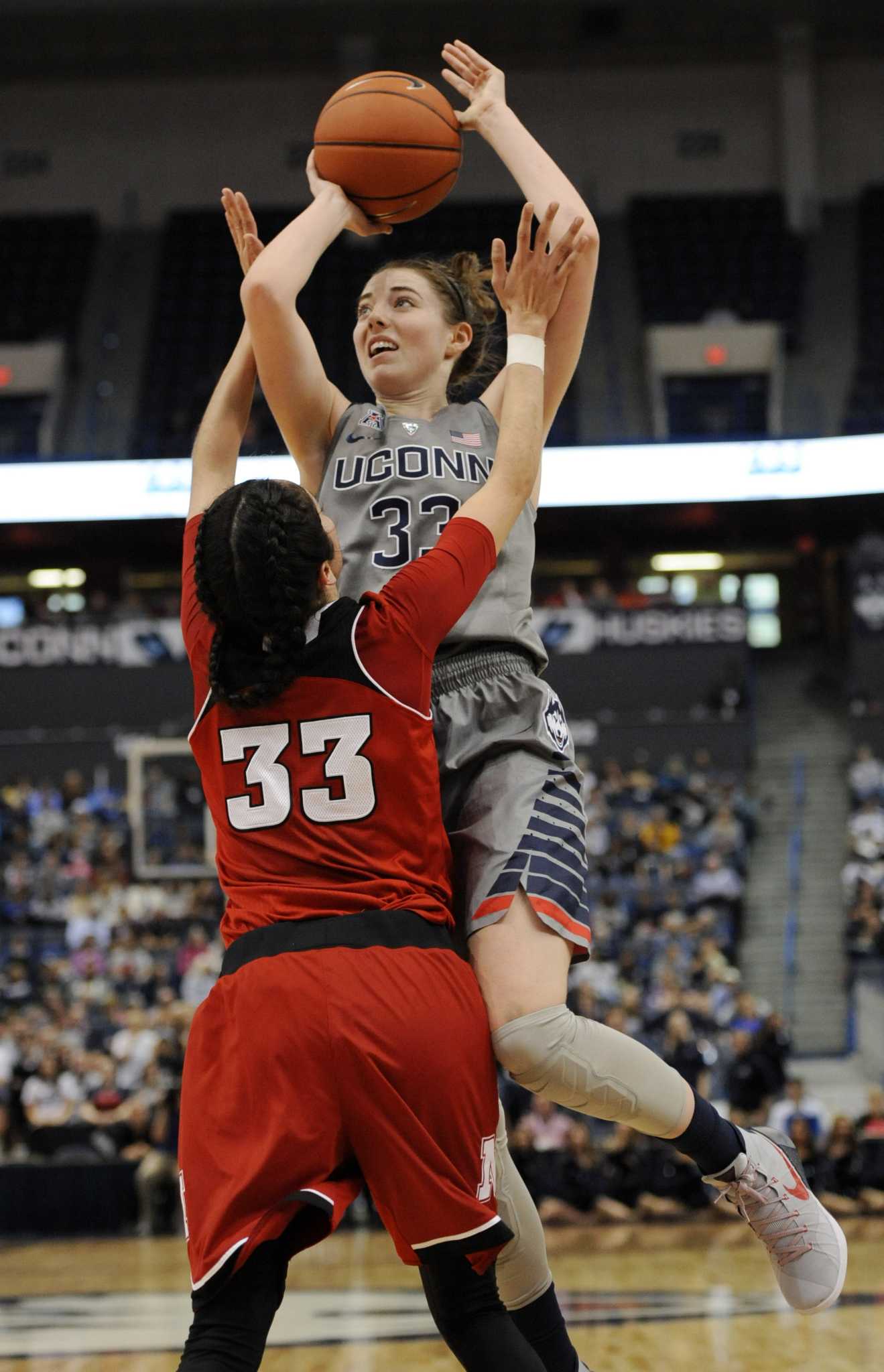 Freshman Katie Lou Samuelson finds groove as UConn downs Nebraska