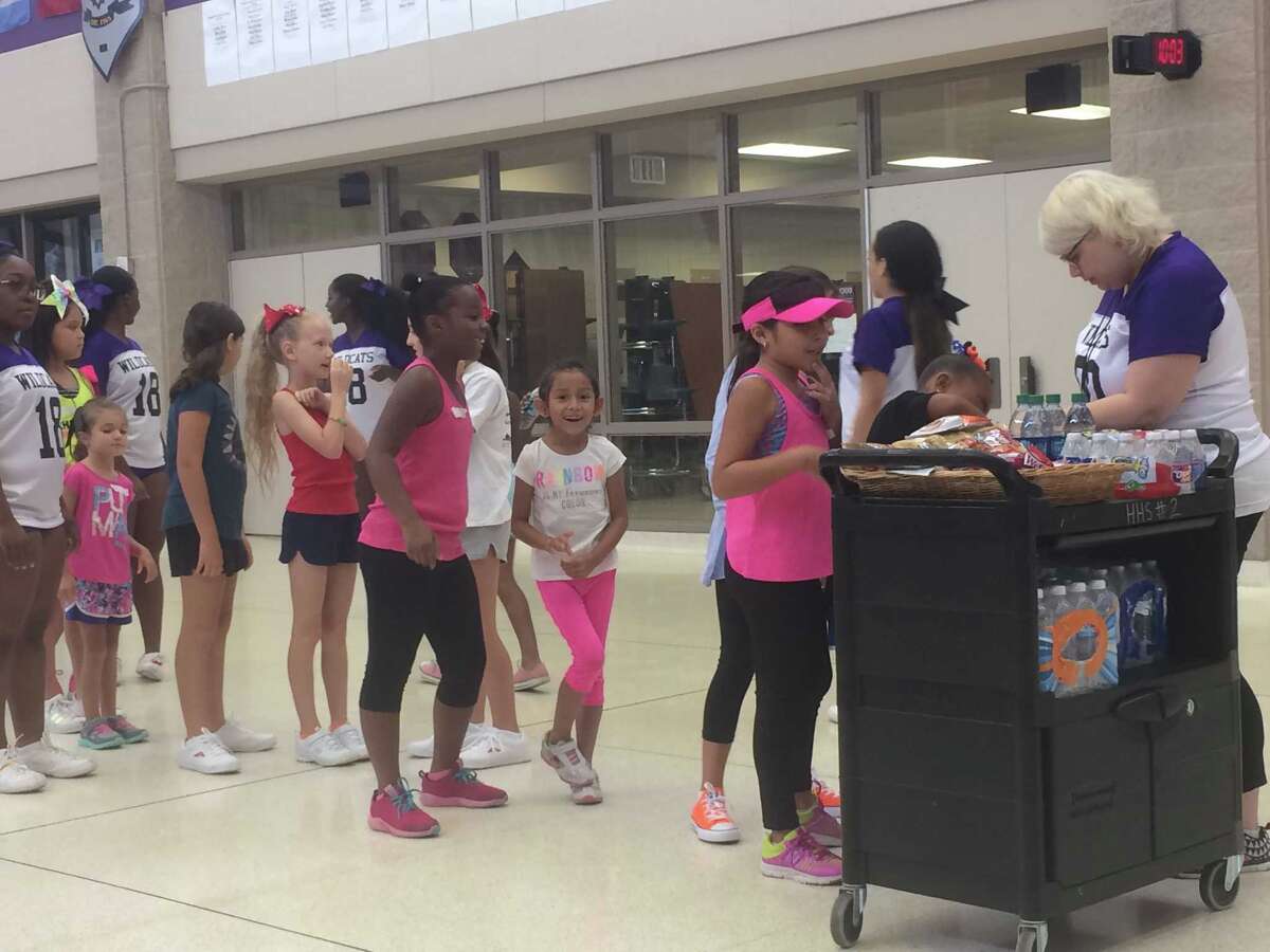 Humble cheer hosts clinic for community