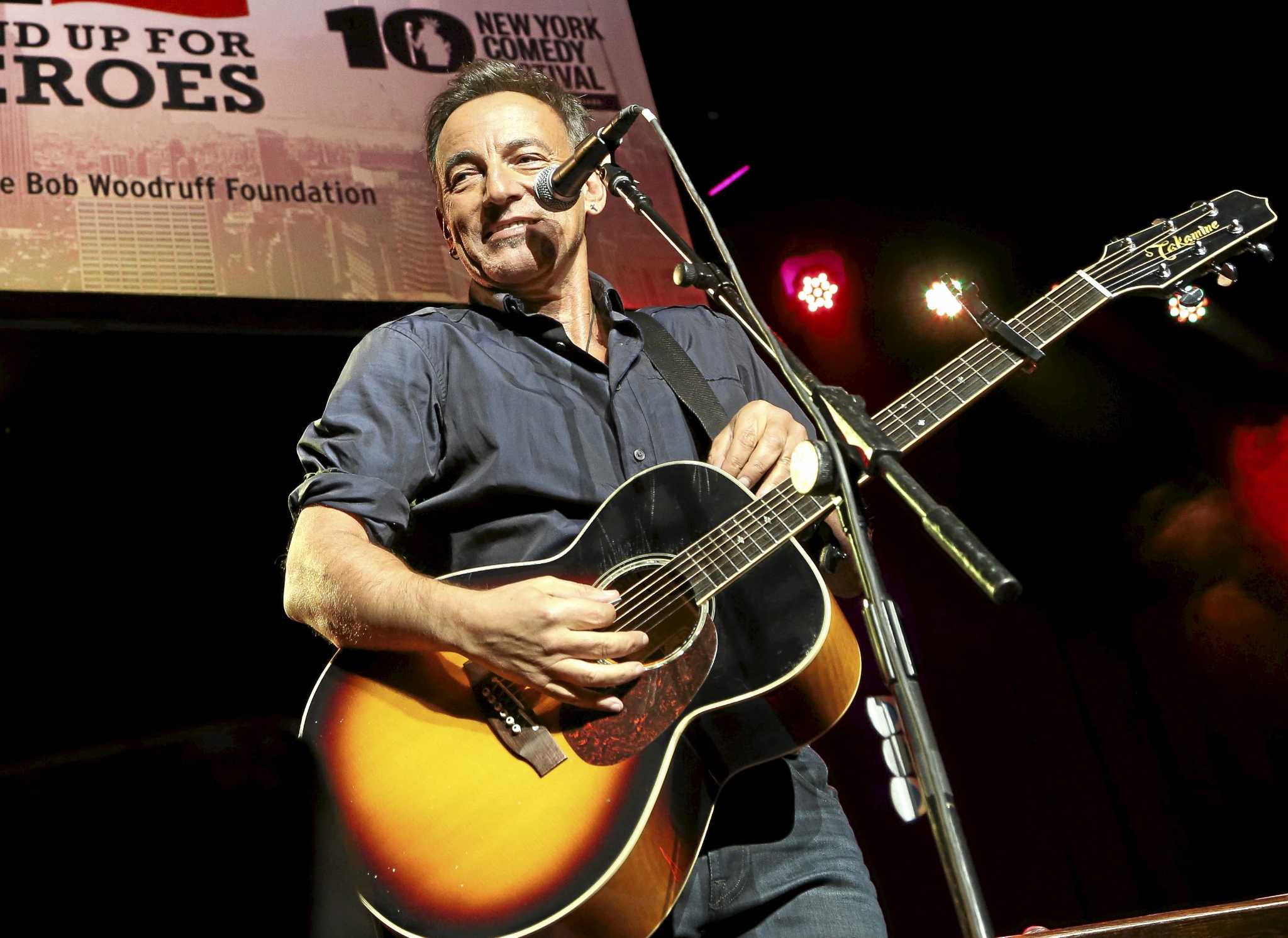 Bruce Springsteen plays surprise show at Jersey shore bar