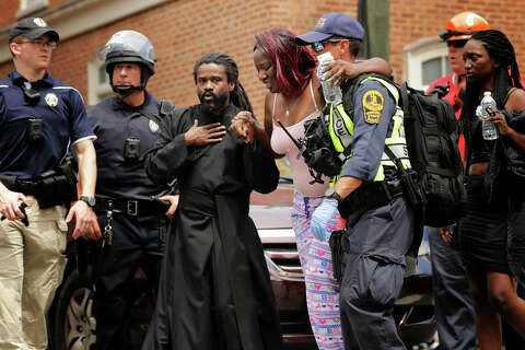 The full story behind the viral tiki torch sign photo