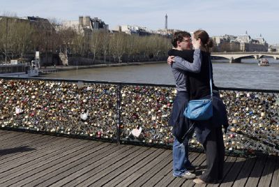 How active Twitter use could lead to divorce and infidelity