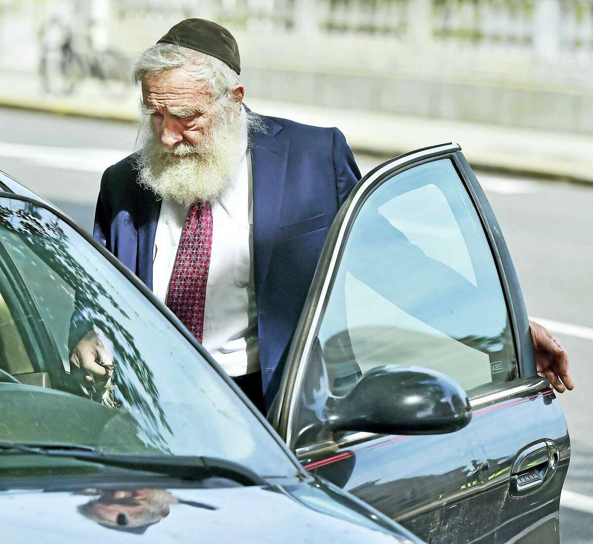 Rabbi Greer’s wife faces lawsuit over alleged money withdrawal