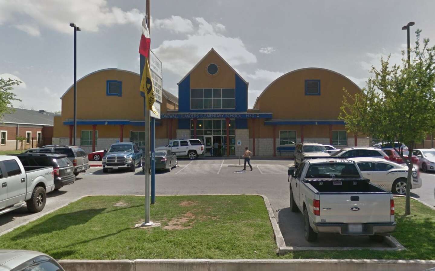SAISD trustees vote to seek charter’s help with failing school