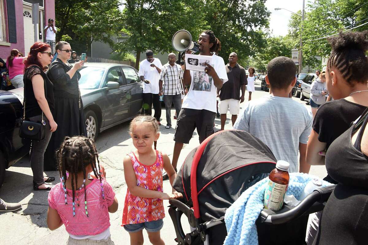 Video captures hectic scene after Troy shooting (warning: graphic)