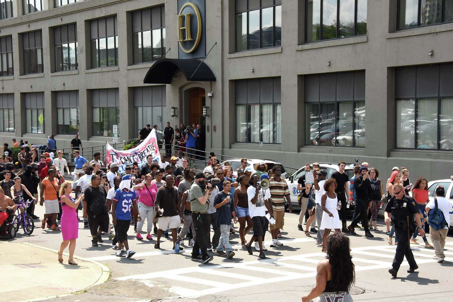 Video captures hectic scene after Troy shooting (warning: graphic)