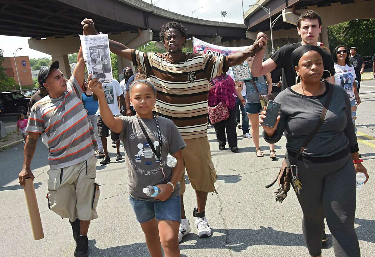 Video captures hectic scene after Troy shooting (warning: graphic)