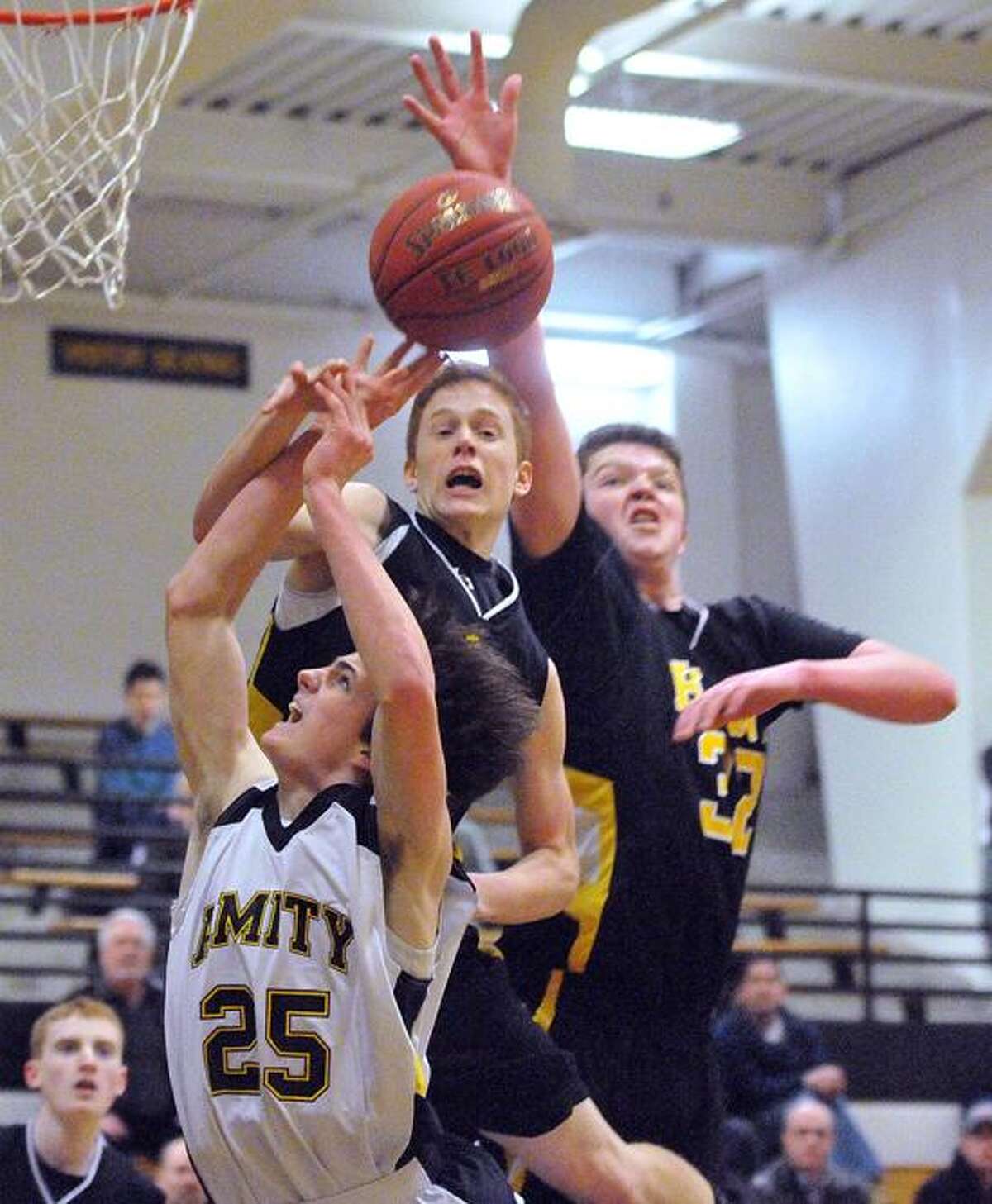 TUESDAY'S BOYS BASKETBALL ROUNDUP: Wilbur Cross beats Xavier in OT ...