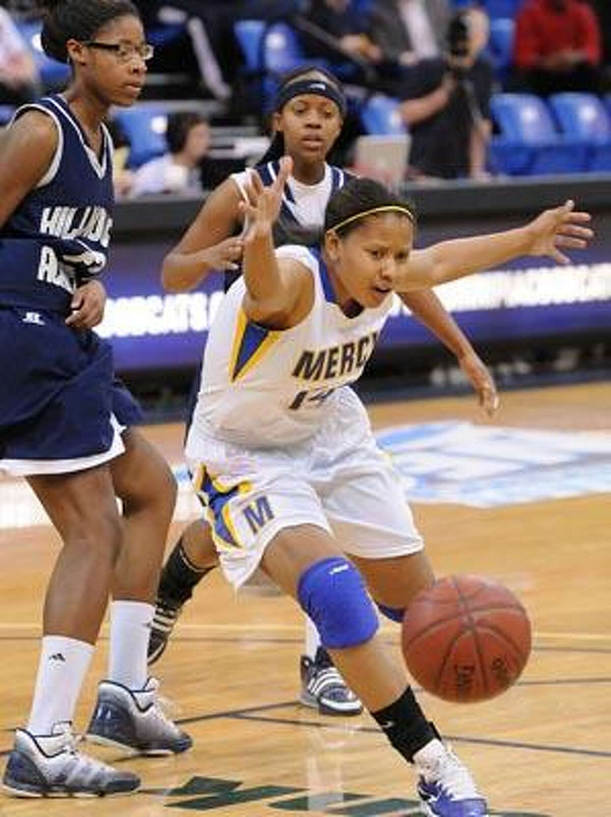 GIRLS' BASKETBALL: Hillhouse tops Mercy for SCC championship (video)