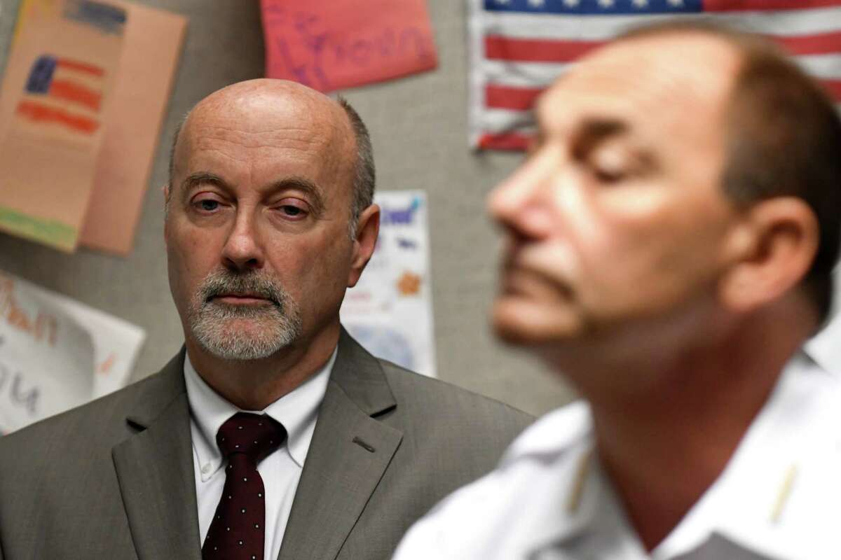 Retiring Troy police chief has ALS