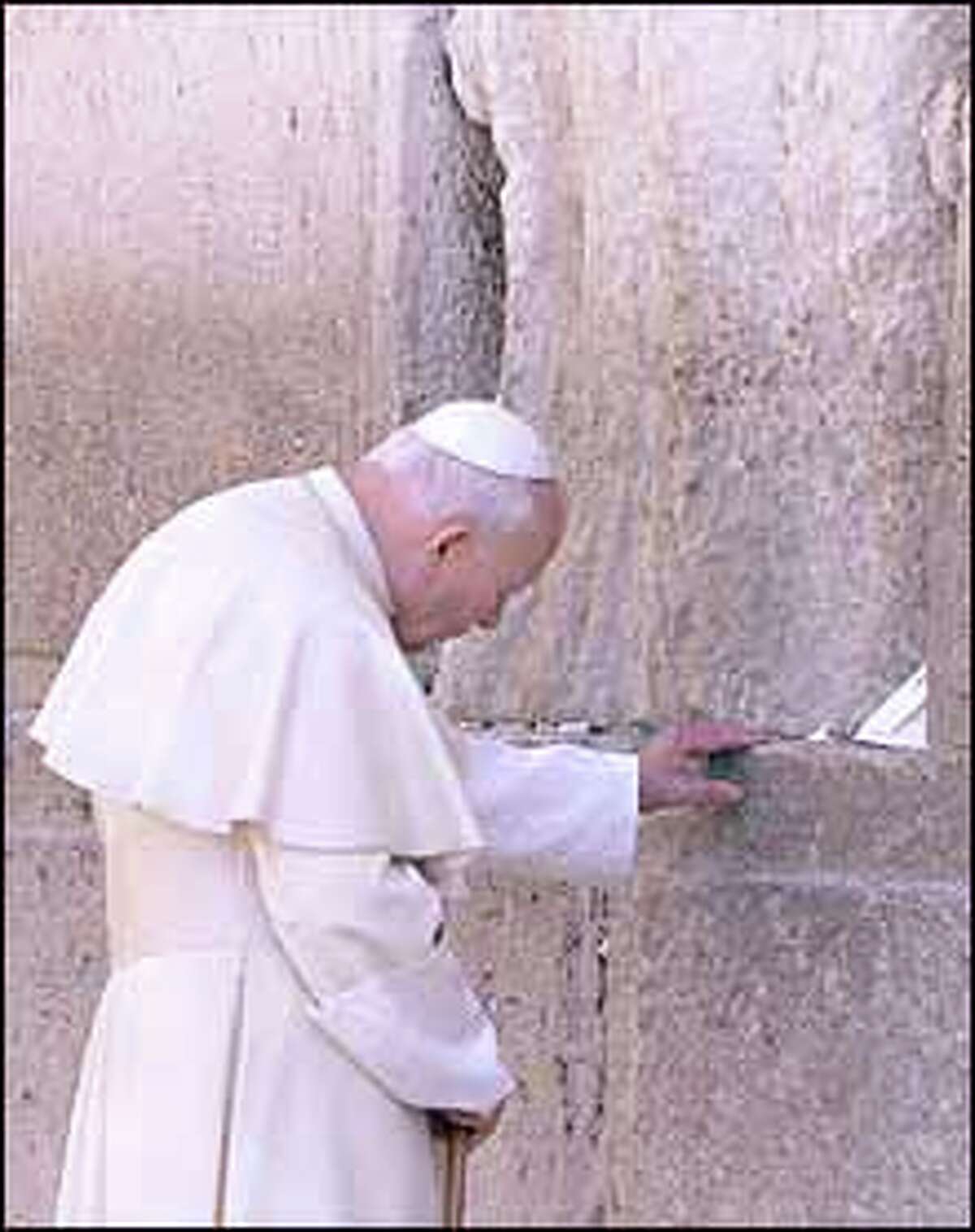 Pope stuns world at Western Wall