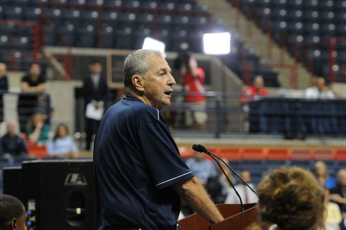 UCONN MEN'S BASKETBALL: Jim Calhoun makes retirement official (photos)