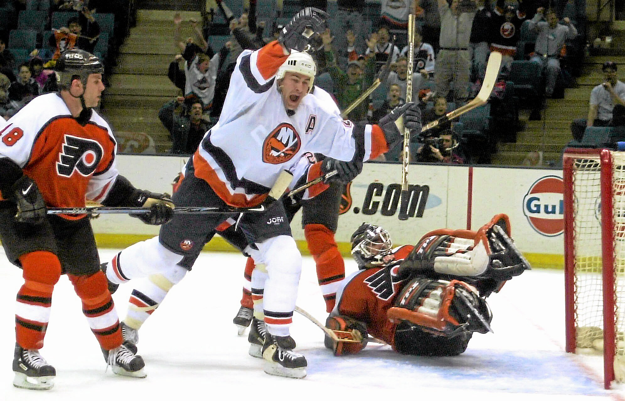 Roman Hamrlik, former Islander and Ranger, retires