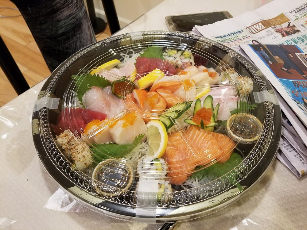 Revived Outer Sunset sushi bar 'Yum Yum Sushi House' opens its doors