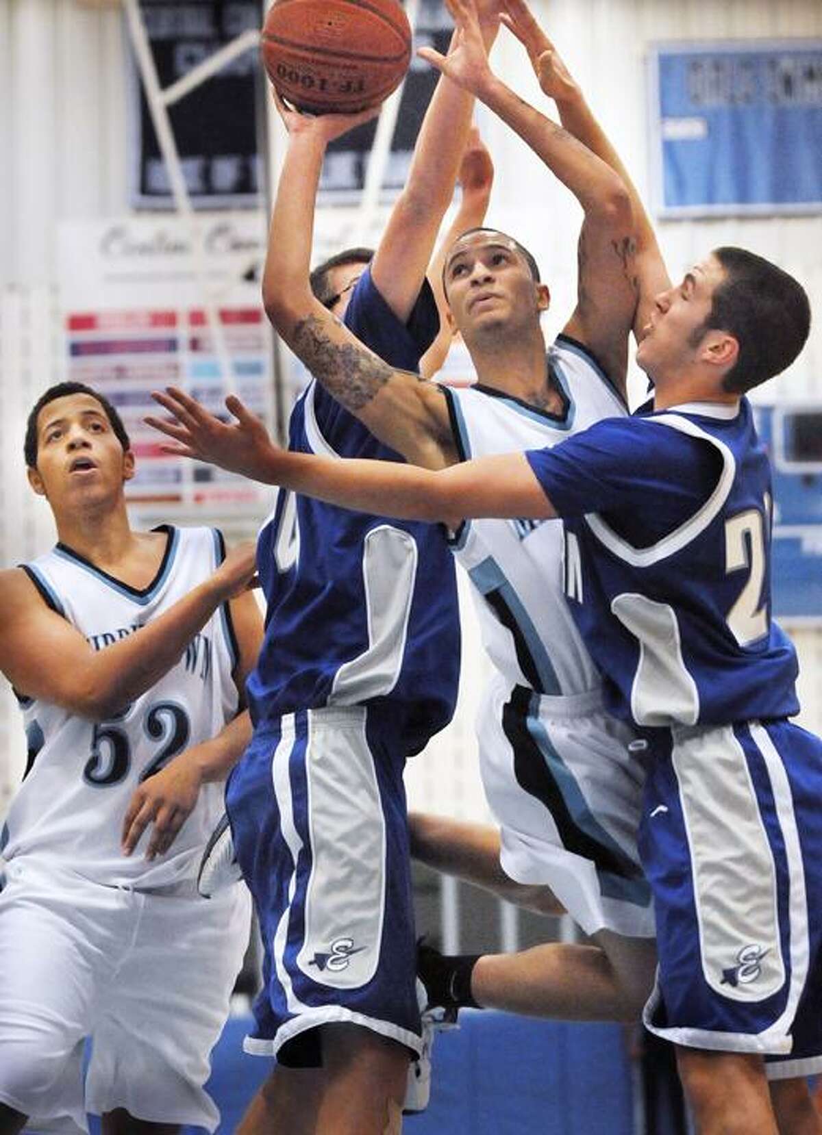 BOYS HS HOOPS: Middletown Blue Dragons prevail over Bristol Eastern, 49-35