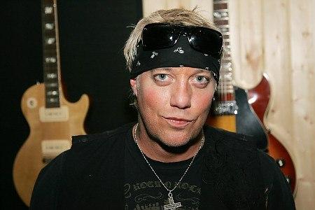 Former Warrant lead singer Jani Lane dies at 47