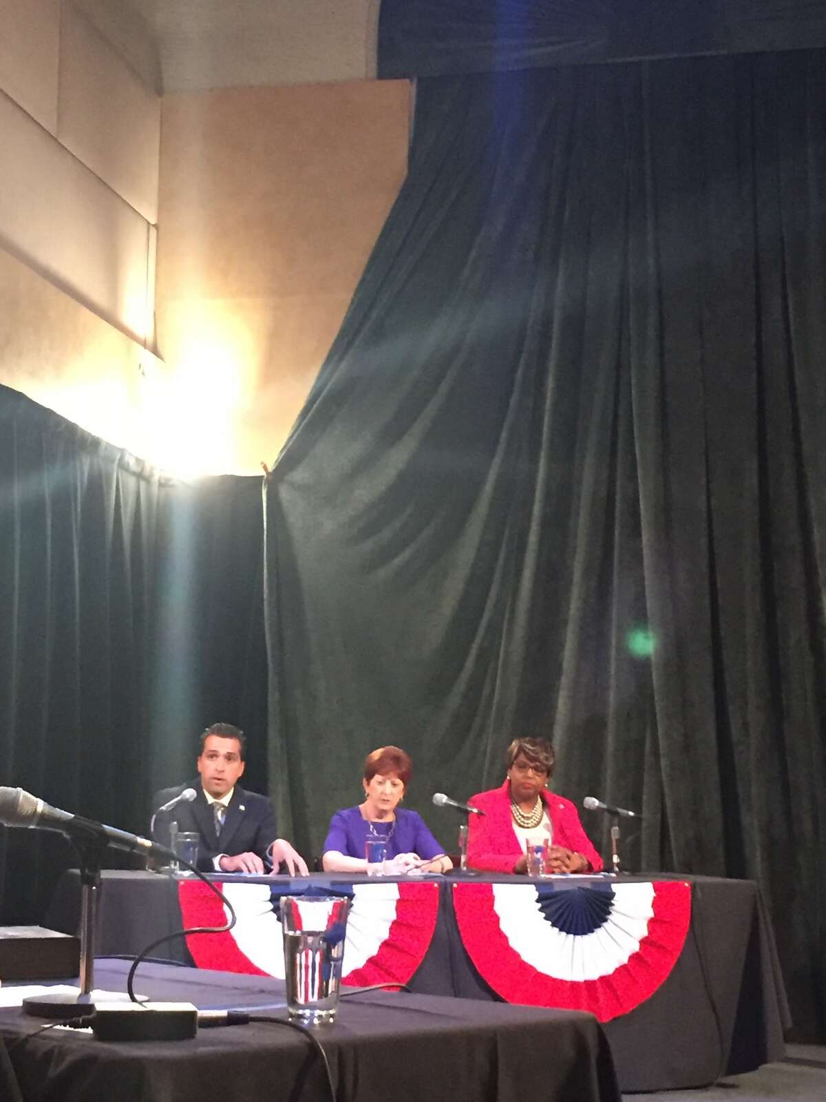 Mayoral hopefuls have say on issues