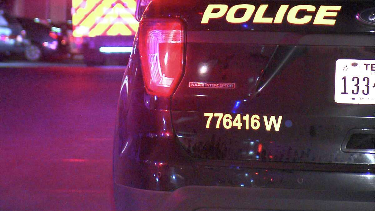 Sapd 2 Men Killed In Shootout During Argument At Northwest Side Apartment