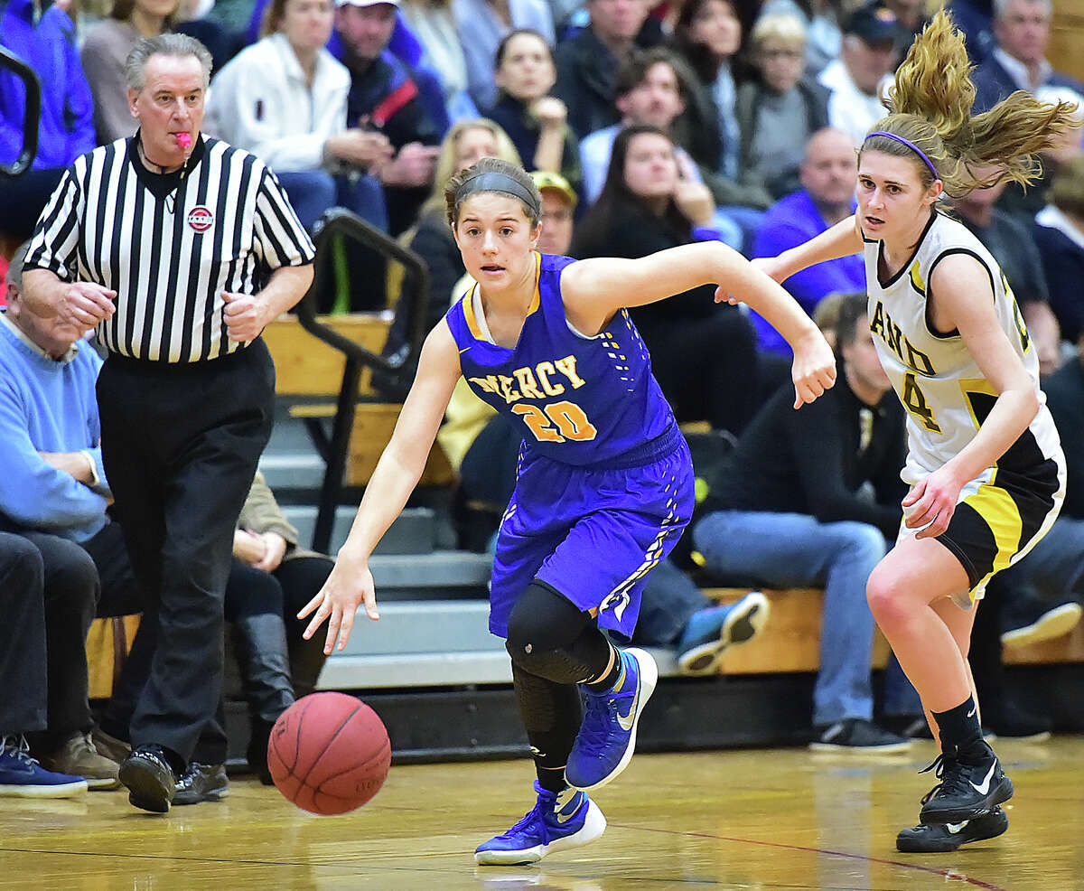 PHOTOS: Mercy vs. Hand Basketball