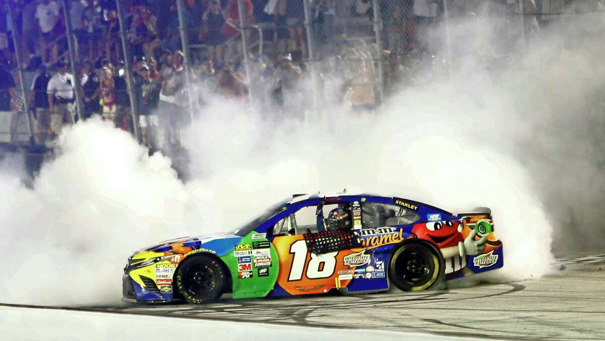 Busch completes sweep at Bristol