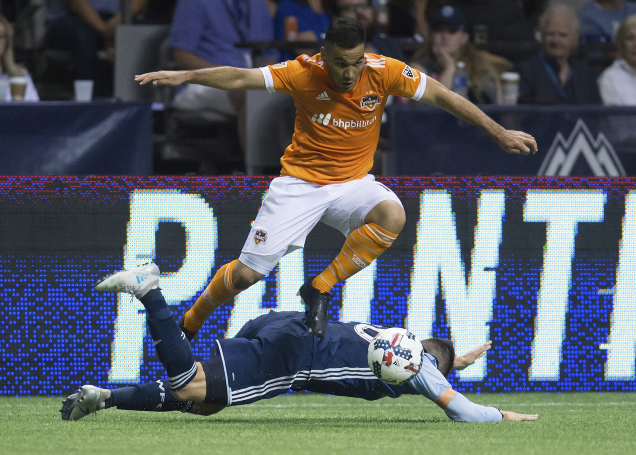 Former Dynamo Alex Lima signs with South Korea's Suwon FC