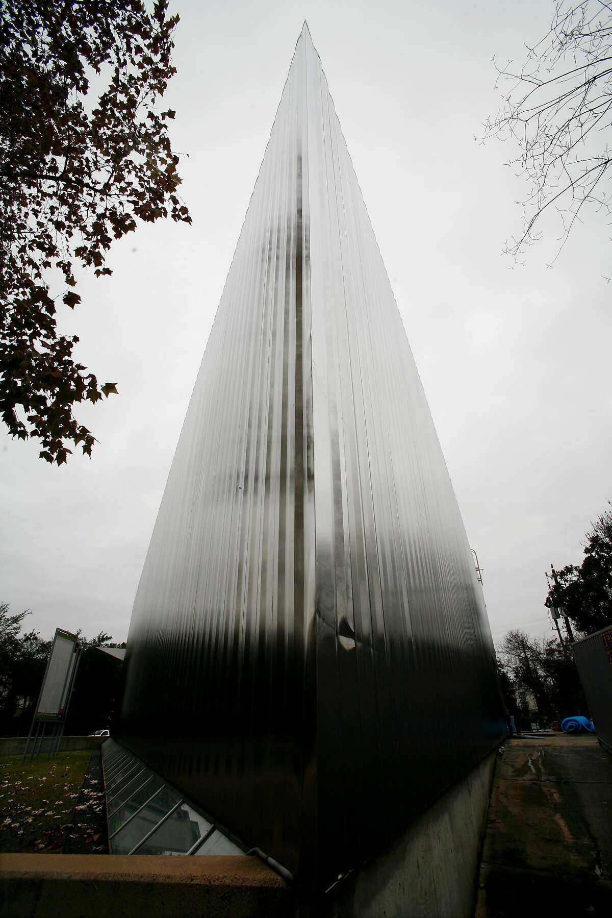 Gunnar Birkerts, architect who emphasized light and elegance, dies