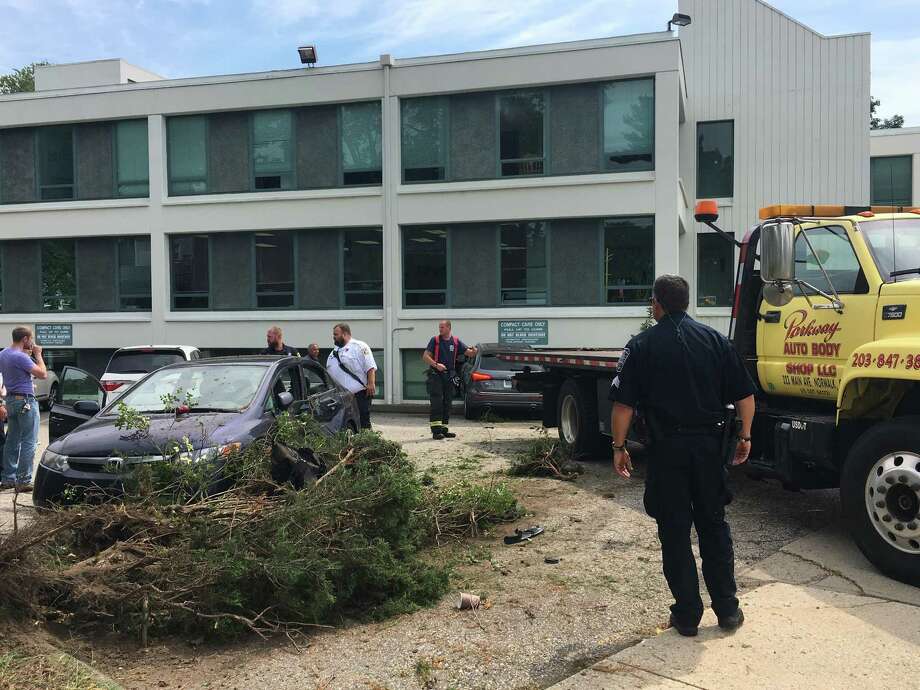 Car runs into East Avenue building in Norwalk - Connecticut Post