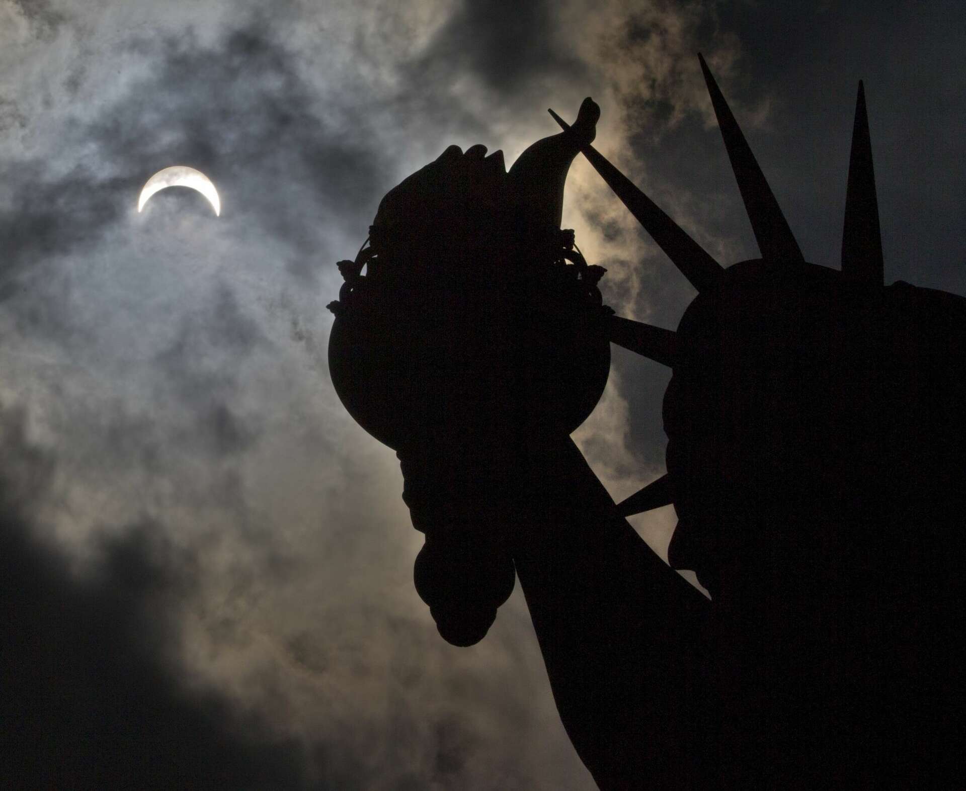The story behind Bay Area man's iconic total solar eclipse photo