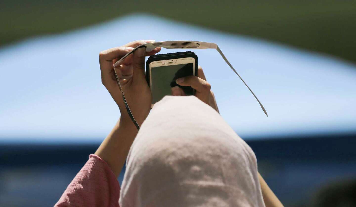 Houston takes in great American solar eclipse
