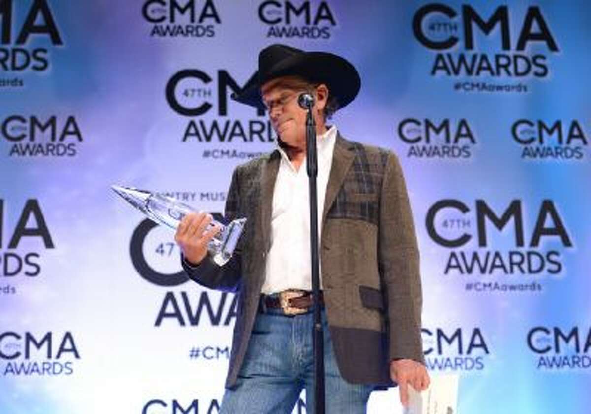 CMA Awards, fellow stars salute George Strait
