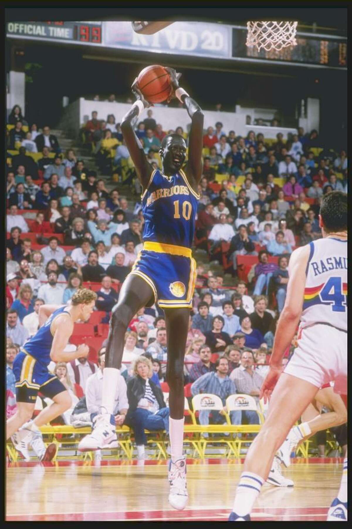 Former UB, NBA star and humanitarian Manute Bol dies at 47