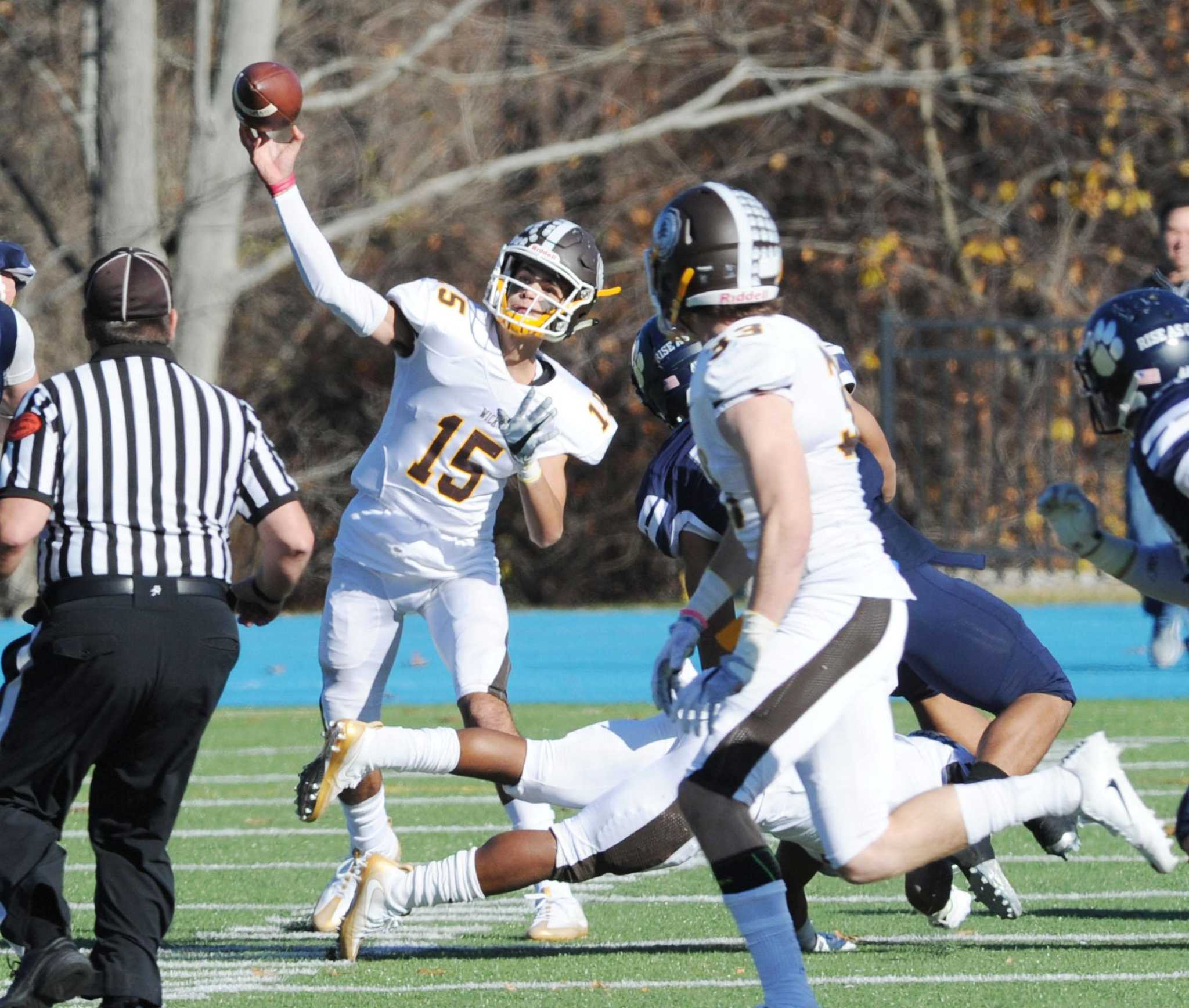 Brunwick QB Henkel commits to Yale