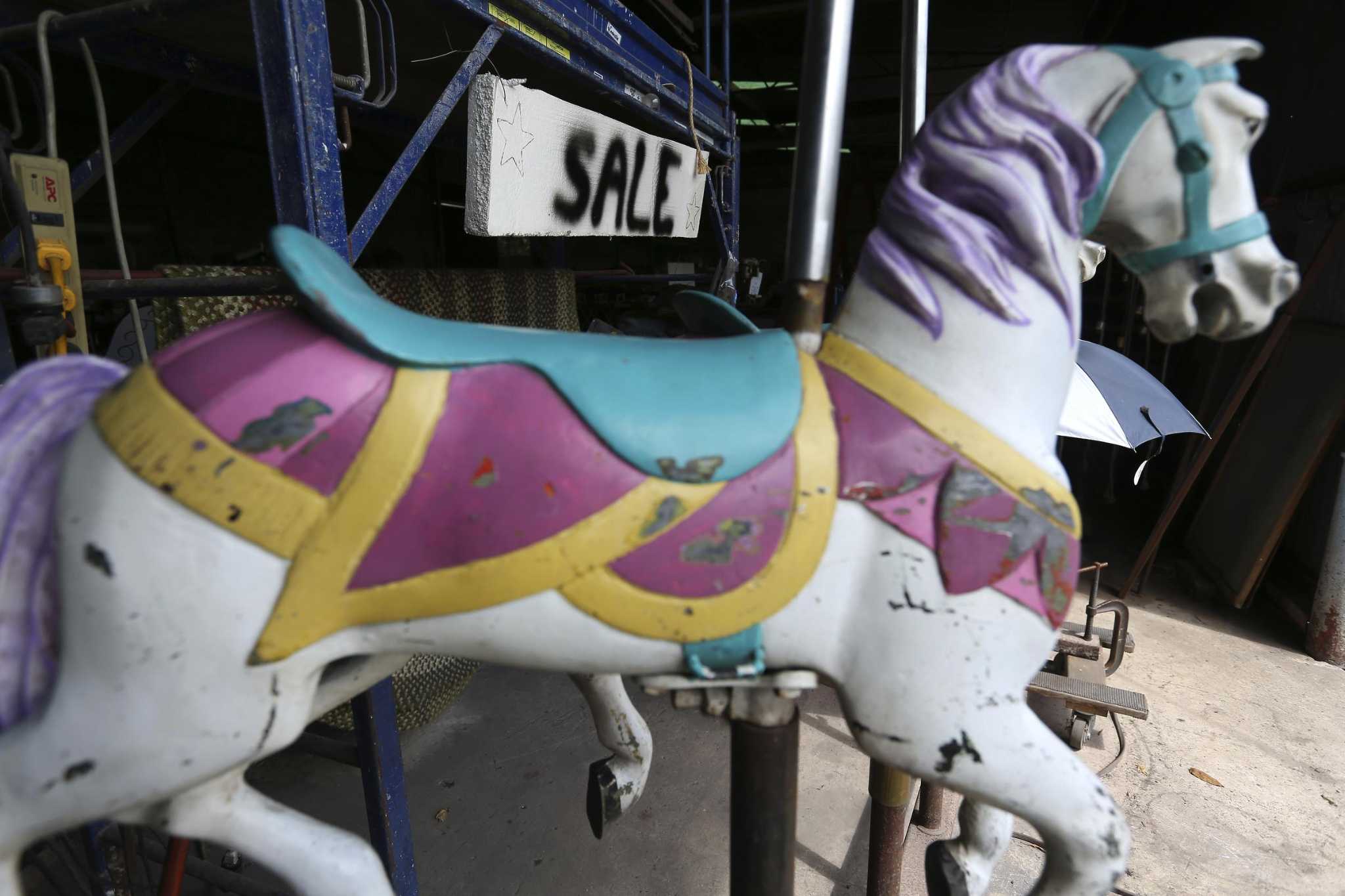 Painted horses, spinning gears: era ends for Carousels USA