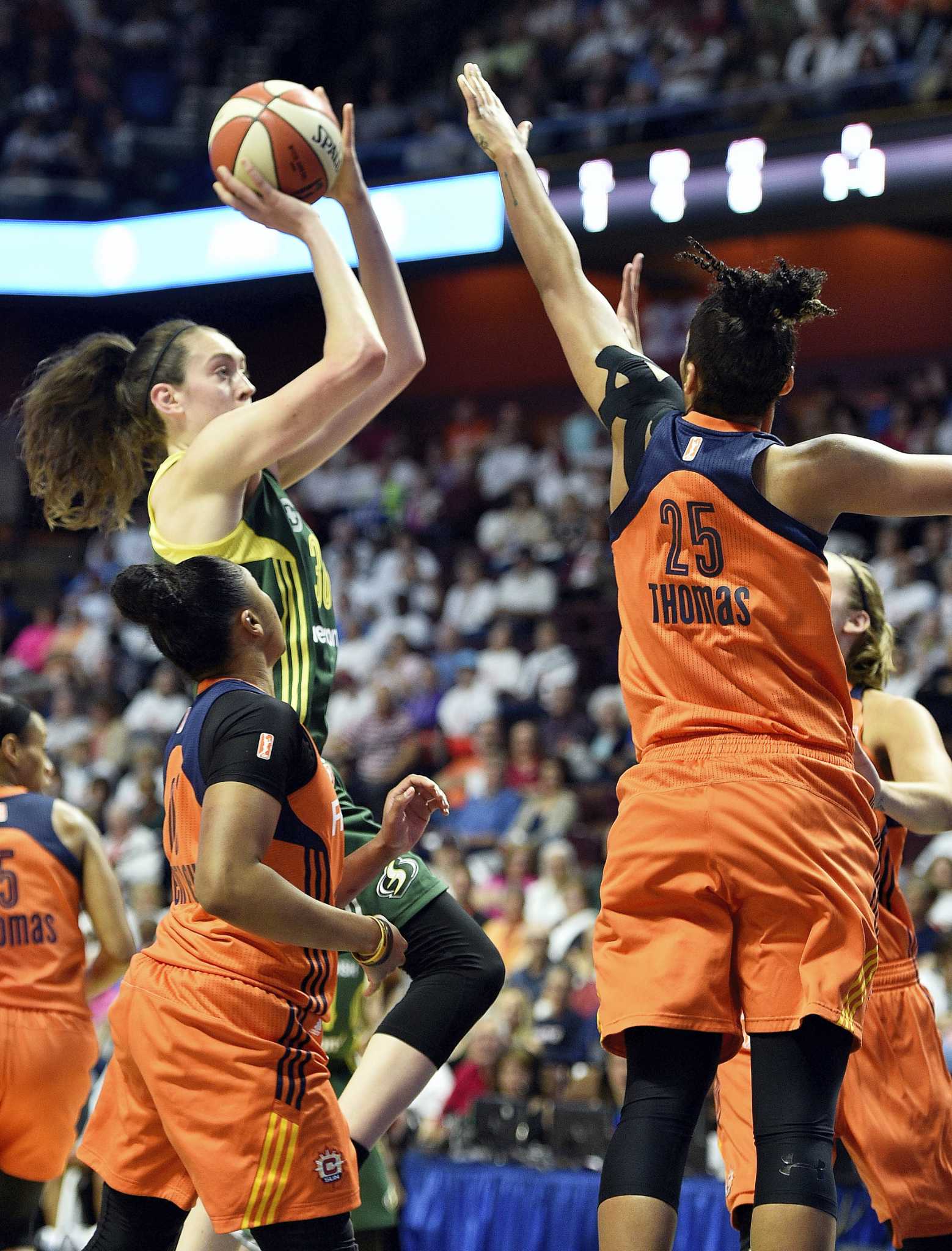 On emotional anniversary, Shekinna Stricklen helps key Sun win over Storm