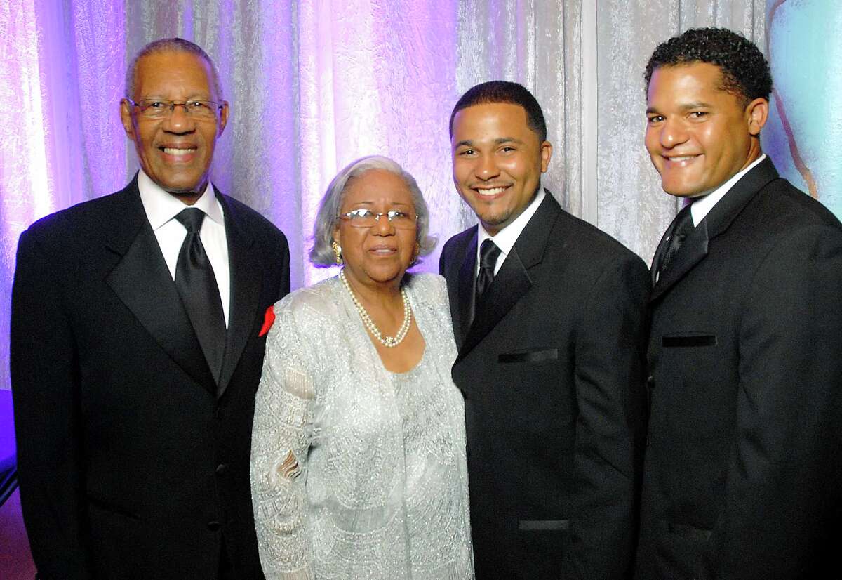 Nice guy Jason Dirden says it's good to be bad on 'Greenleaf'