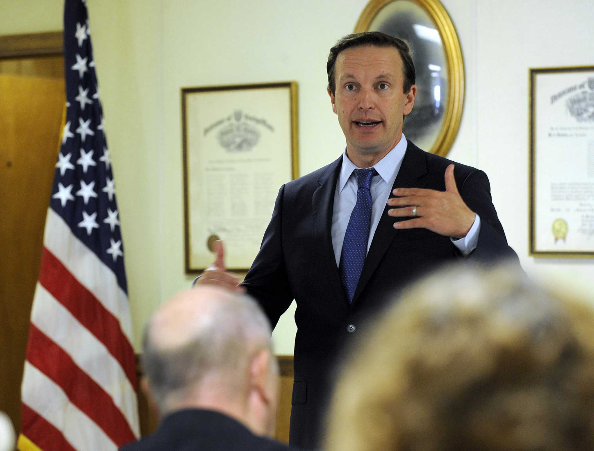 Sen. Murphy meets with veterans in Danbury