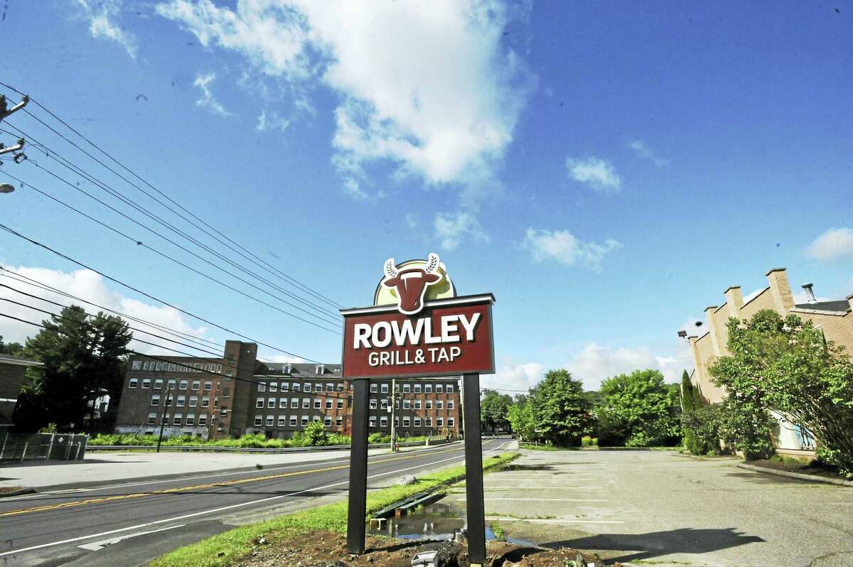 Winsted residents open Rowley Street Tap & Grill to positive response