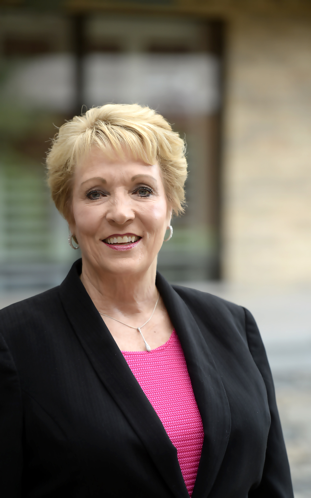 52 Faces: Debbie Bergen, Pink the Basin, Senior Link