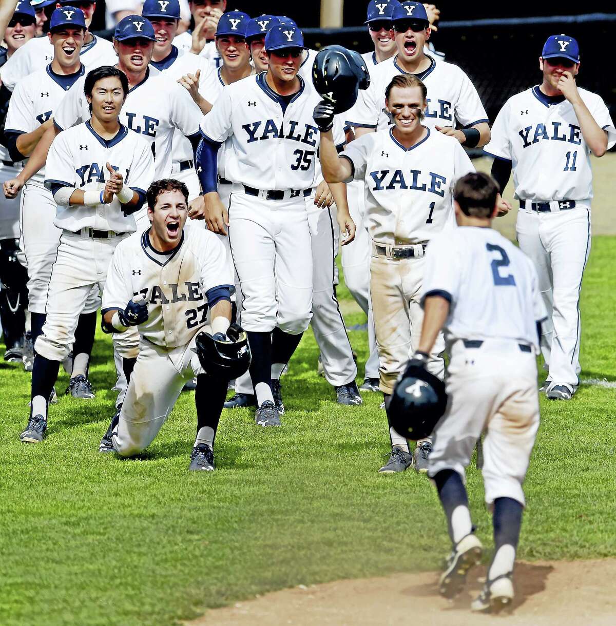 Yale baseball team wins Ivy League title, earns NCAA tournament bid