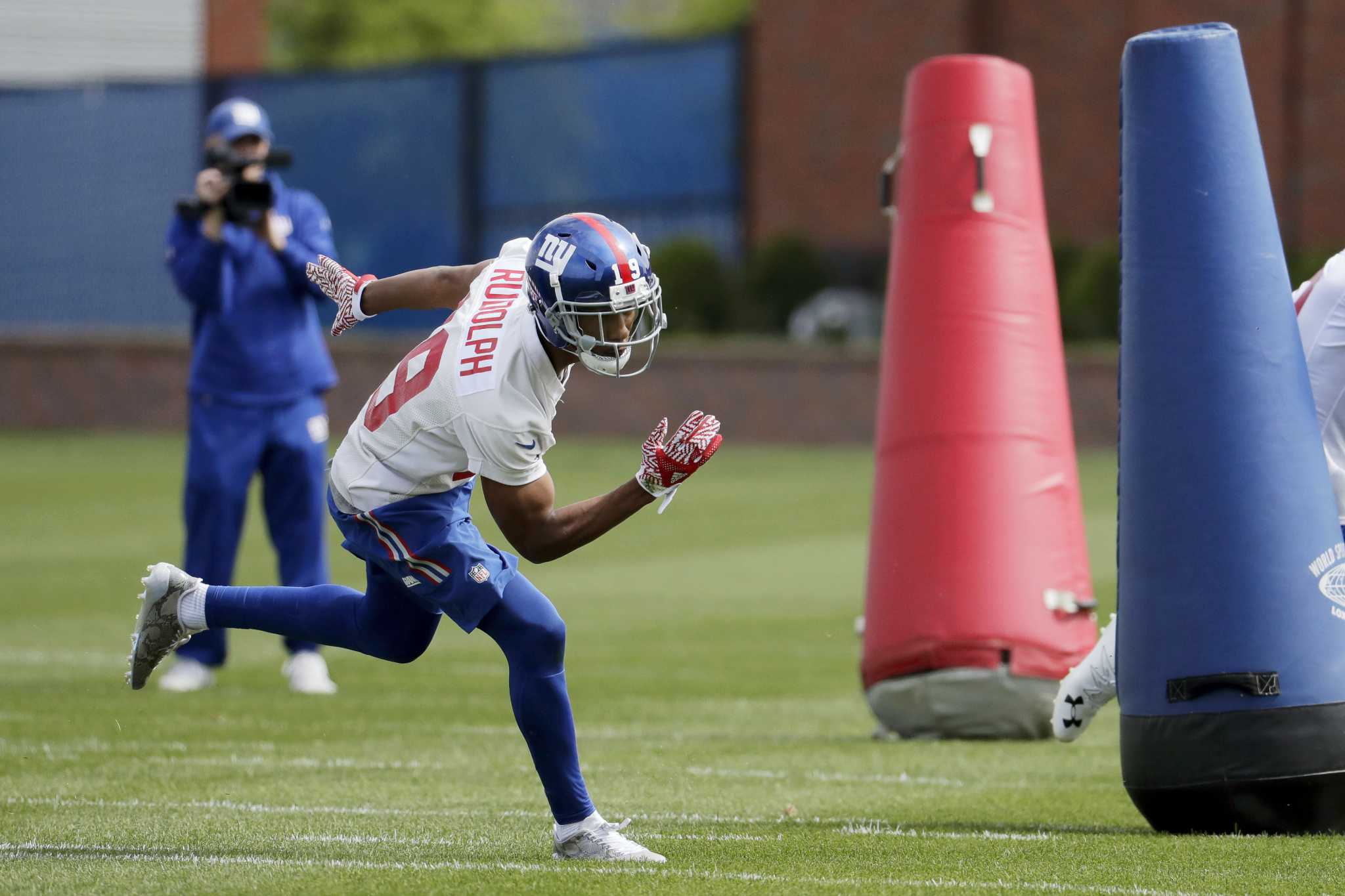 Travis Rudolph trying to overcame father’s death, make Giants team