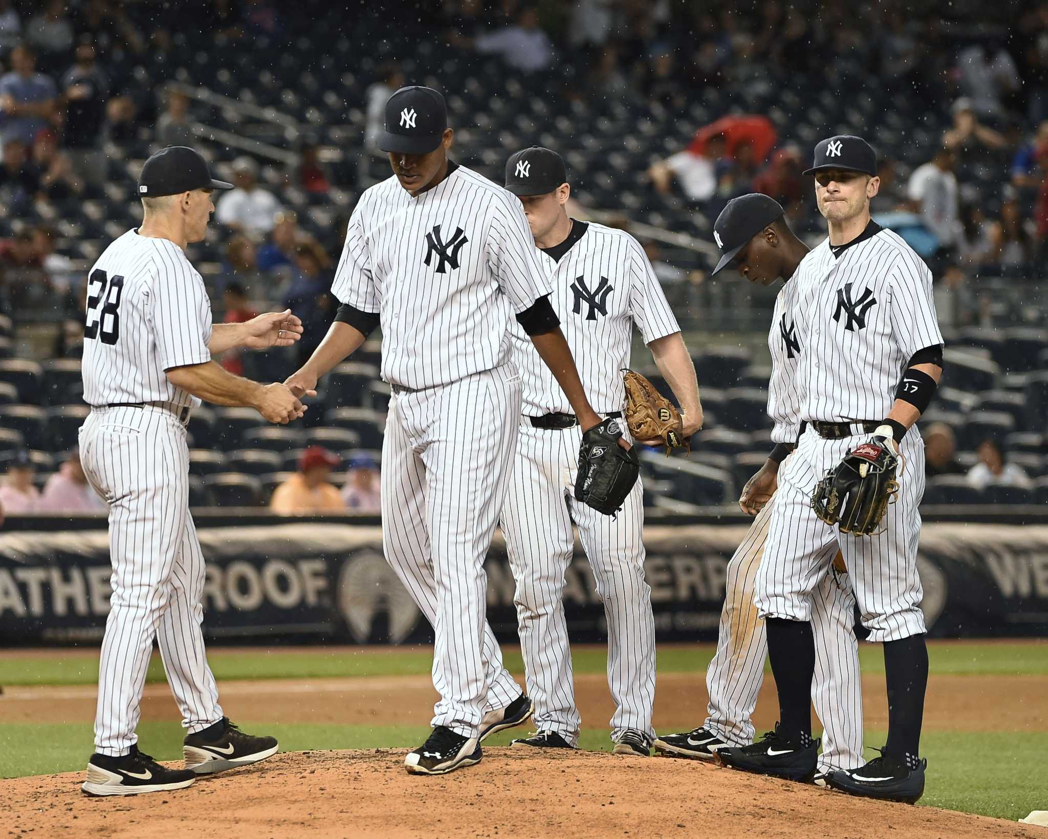 Blue Jays sweep Yankees in doubleheader, extend AL East lead