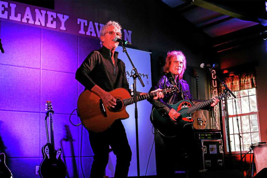 REO Speedwagon rocker thrilled that Ovation guitars ‘keep on rolling ...