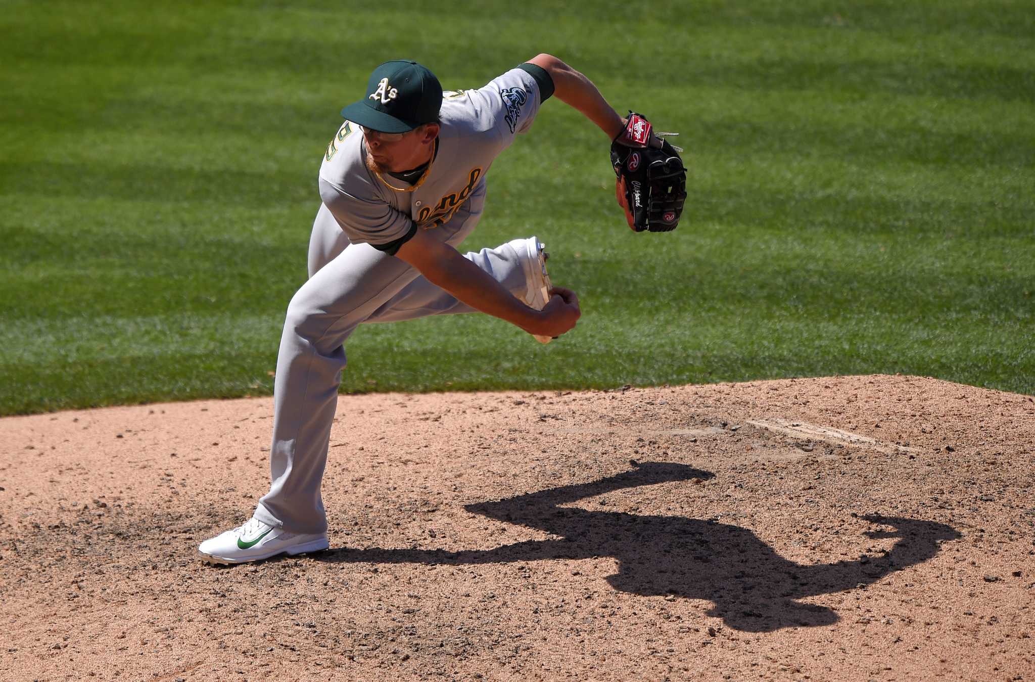 Mets acquire Tyler Clippard from Athletics