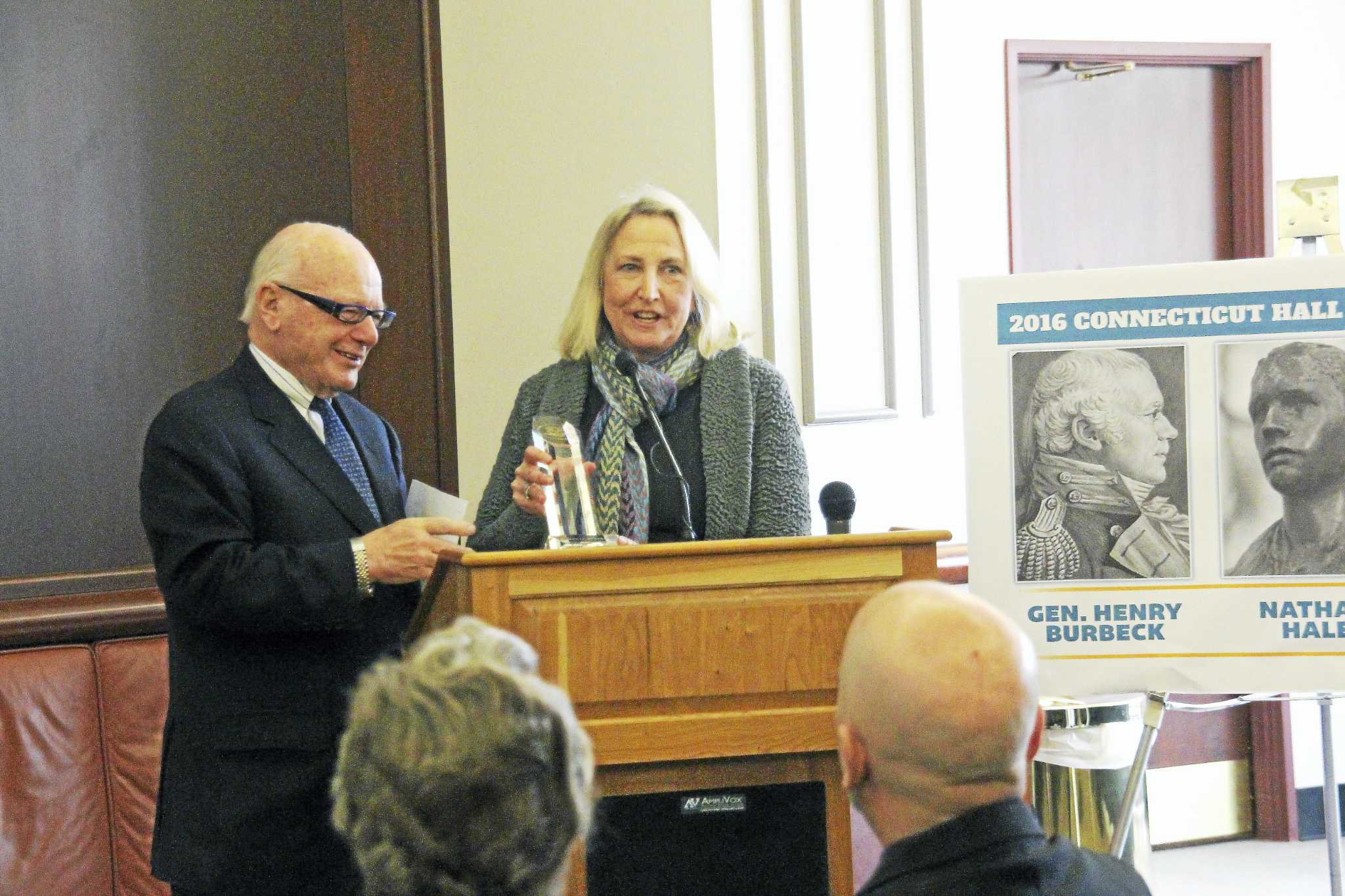 Roberta Willis stands in for Meryl Streep at Connecticut Hall of Fame event