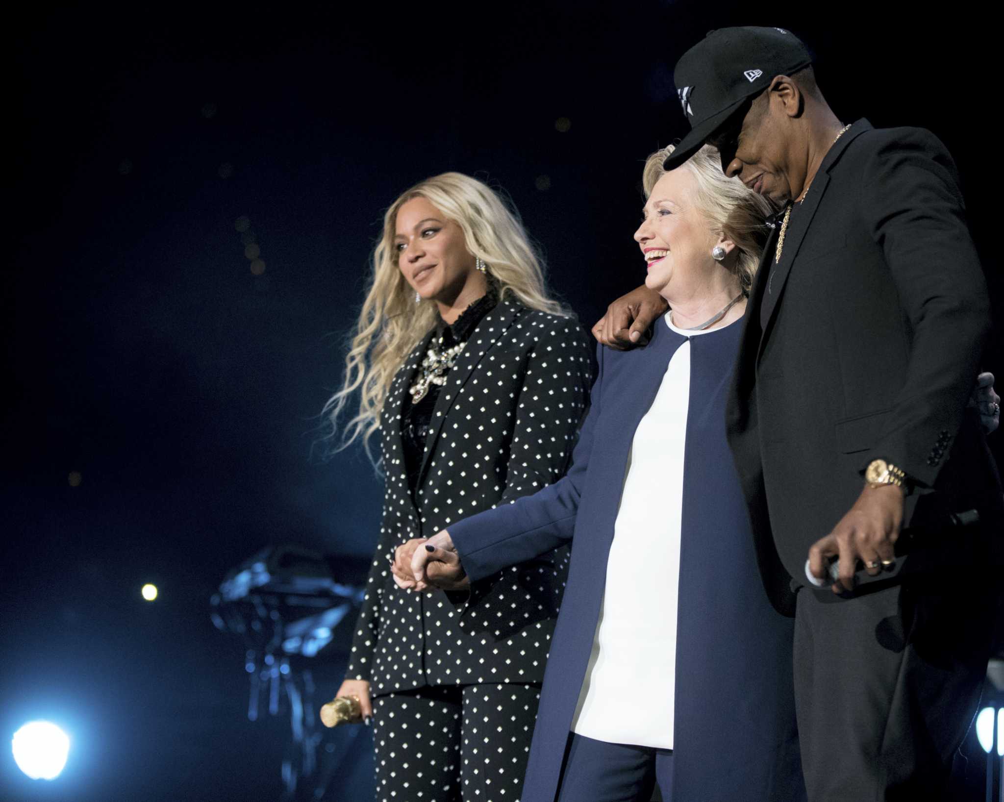 Clinton dispatches celebrities to battleground states to energize ...