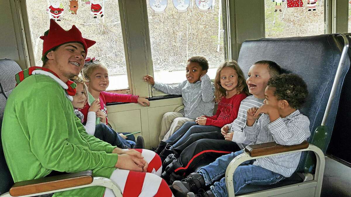 Thomaston’s Railroad Museum of New England hosts families for Santa ...